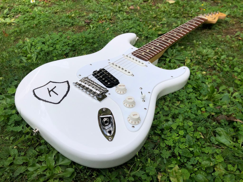 7.2/ Kurt Cobain K Records Strat guitar NIRVANA live 1990 Red or Black ...