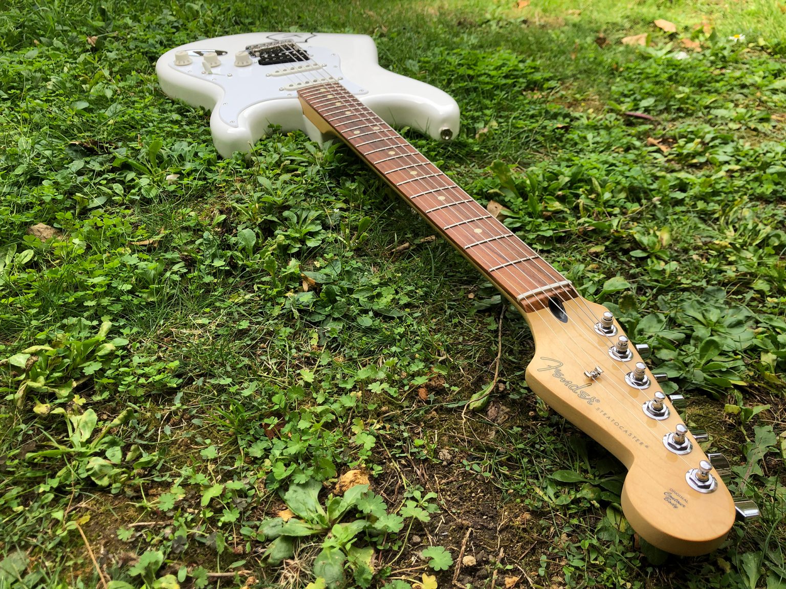 7.2/ Kurt Cobain K Records Strat guitar NIRVANA live 1990 Red or Black ...