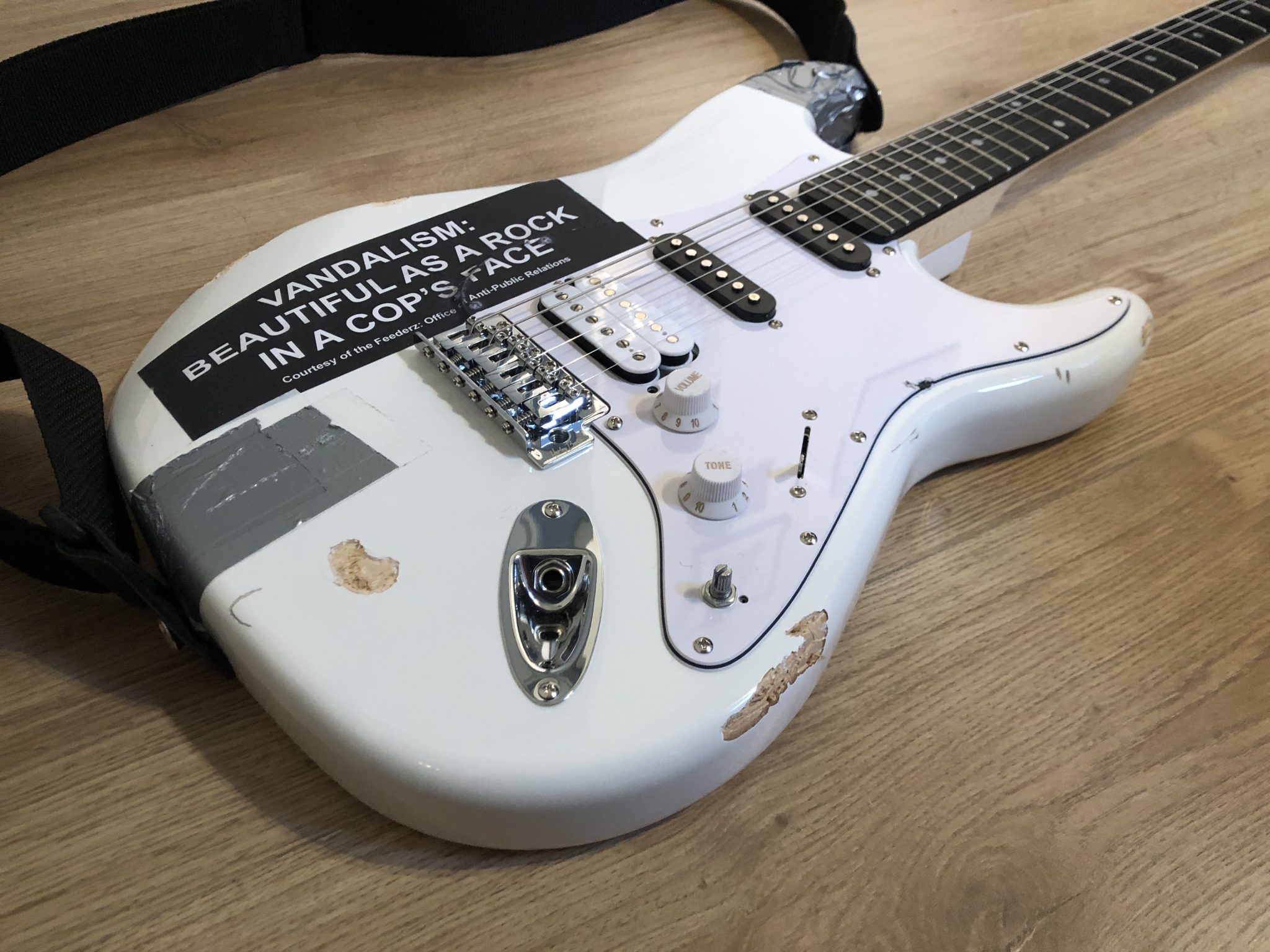 1.6/ The Negative Creep Strat: Kurt Cobain Vandalism Strat's negative ...