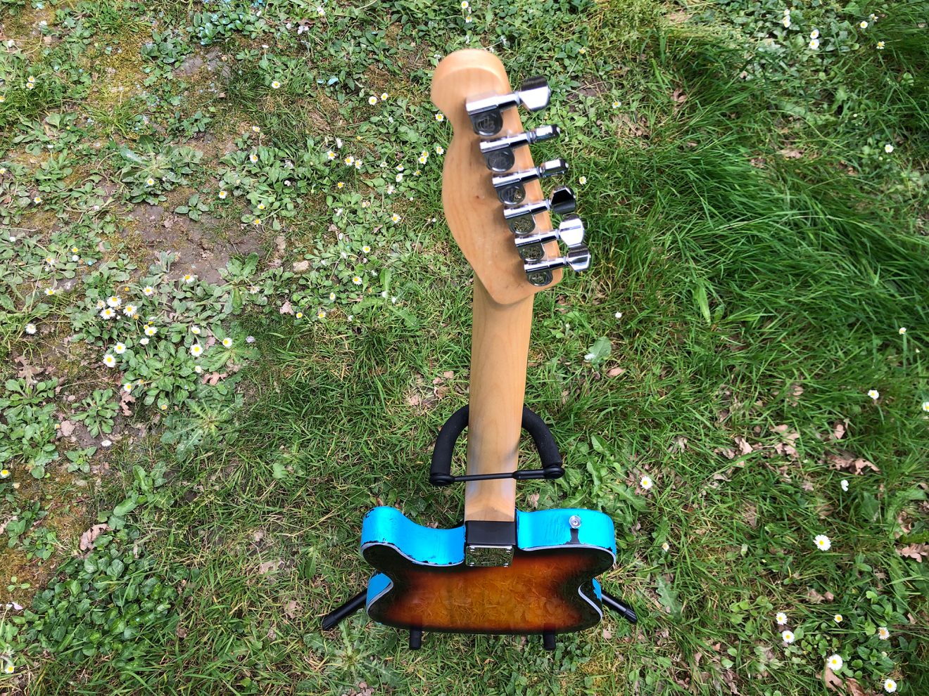 4/ Kurt Cobain Courtney Telecaster Sunburst Blue Nirvana live at Horden ...