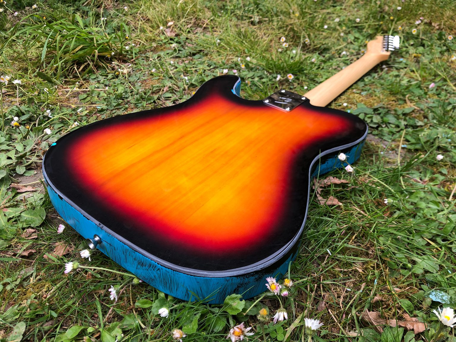 4/ Kurt Cobain Courtney Telecaster Sunburst Blue Nirvana live at Horden ...