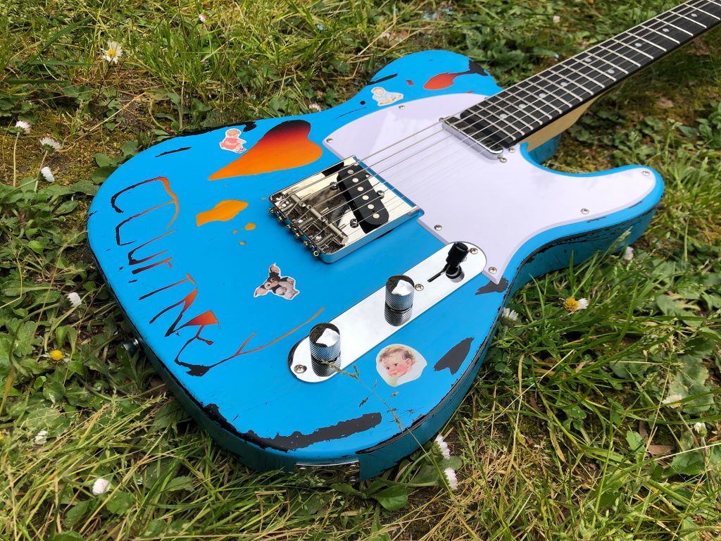 4/ Kurt Cobain Courtney Telecaster Sunburst Blue Nirvana live at Horden ...