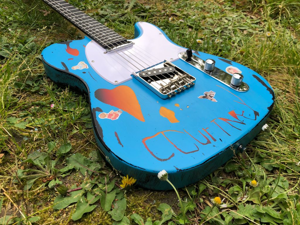 4/ Kurt Cobain Courtney Telecaster Sunburst Blue Nirvana live at Horden ...