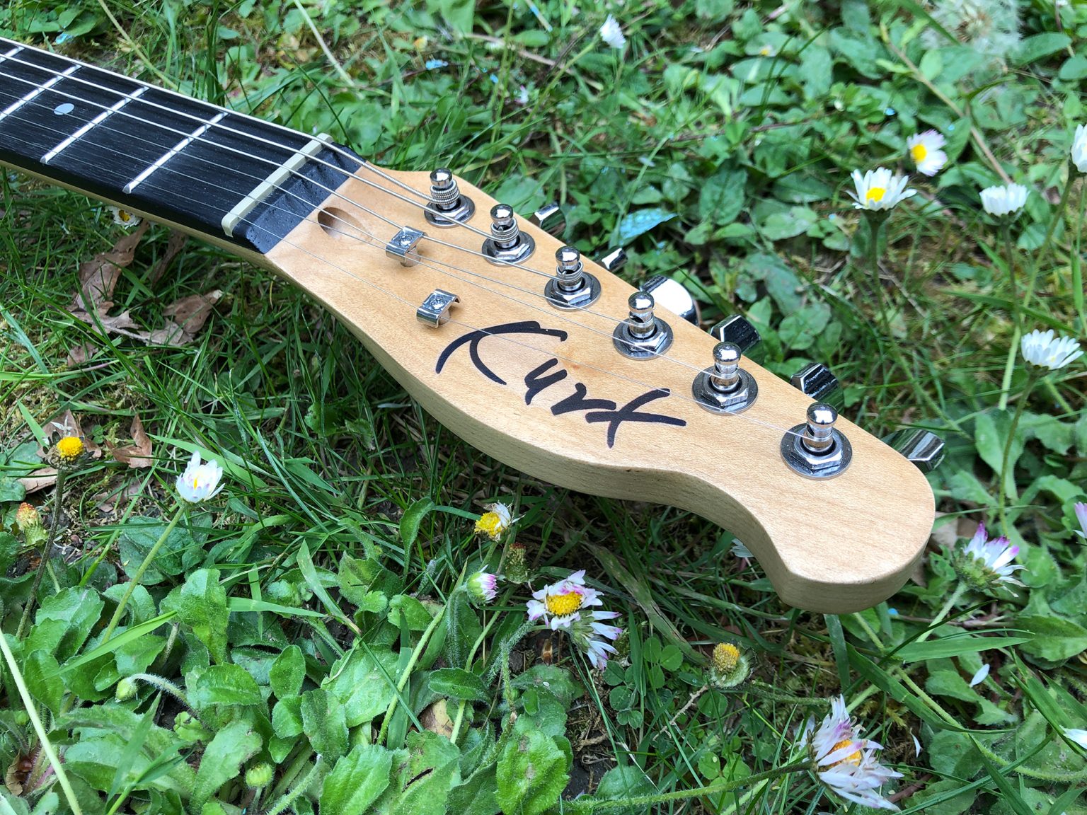 4/ Kurt Cobain Courtney Telecaster Sunburst Blue Nirvana live at Horden ...