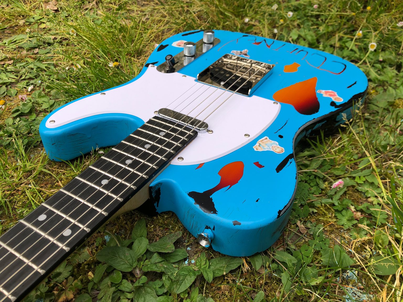 4/ Kurt Cobain Courtney Telecaster Sunburst Blue Nirvana live at Horden ...