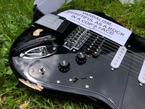 1.1/ Kurt Cobain Vandalism Strat NIRVANA Live at the PARAMOUNT in ...