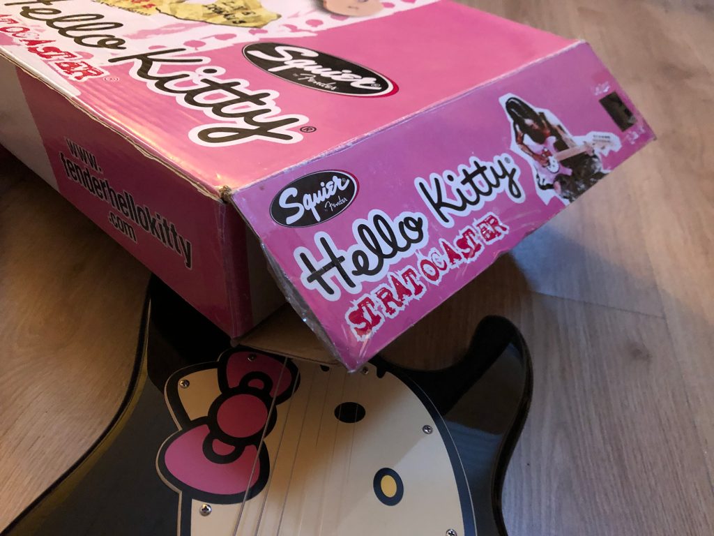 Hello Kitty Black Stratocaster FullSet 2006 original Carboard box and ...