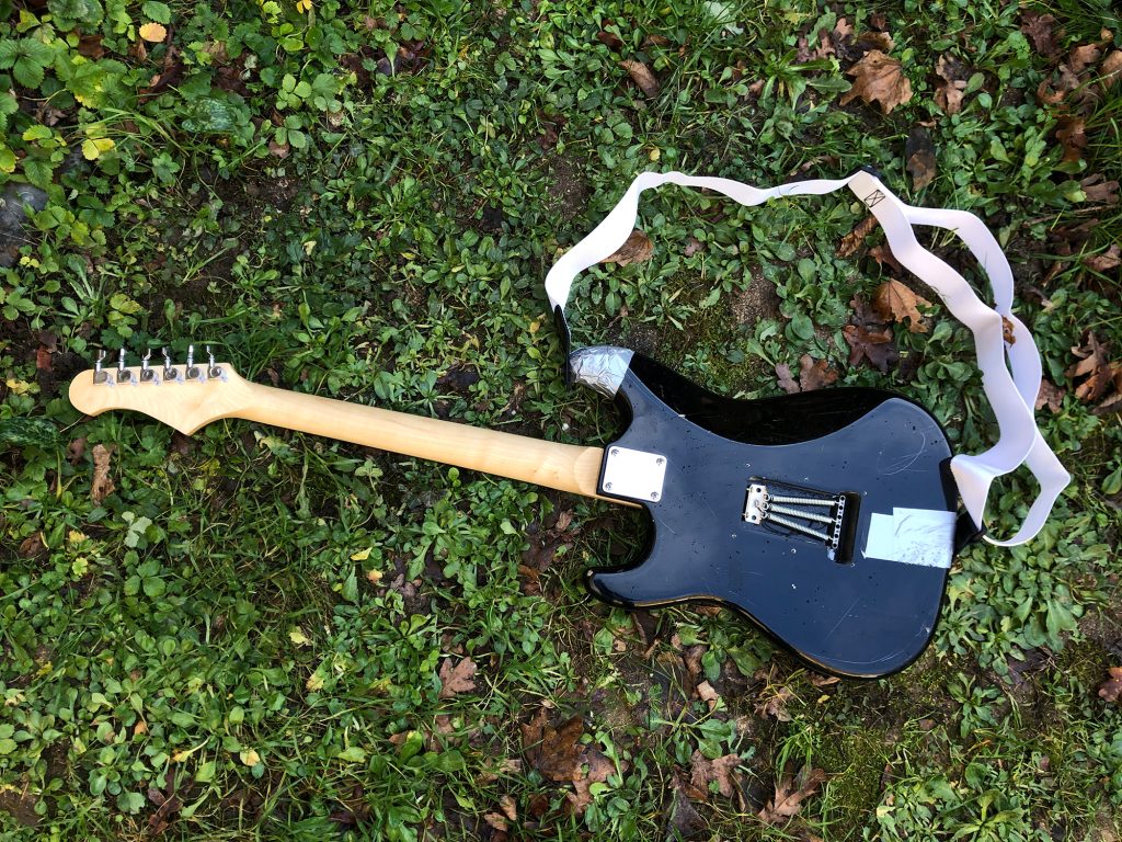 Kurt Cobain Vandalism Strat NIRVANA Live at the PARAMOUNT in Seattle ...