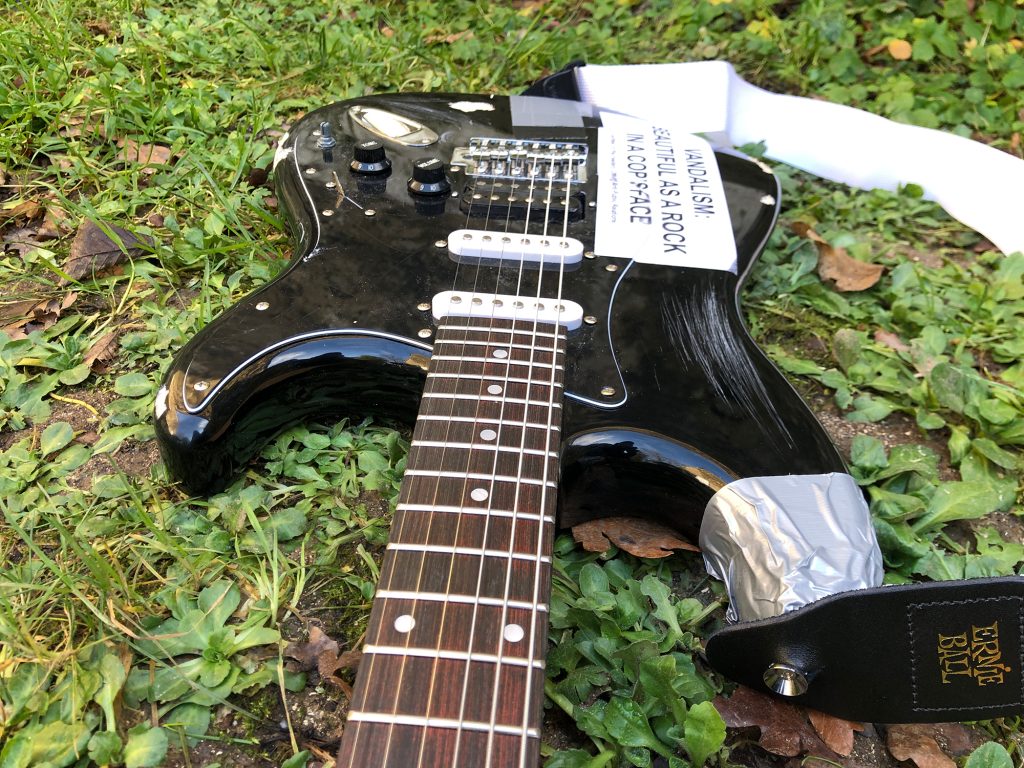 Kurt Cobain Vandalism Strat NIRVANA Live at the PARAMOUNT in Seattle ...