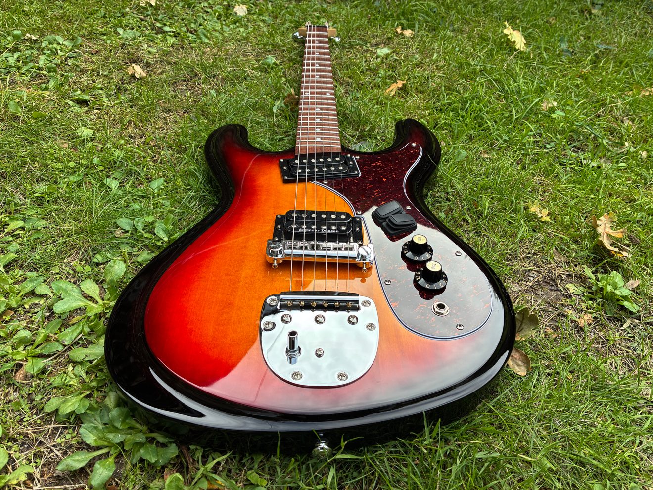 Kurt Cobain Sunburst Univox Hi Flier homage Nirvana guitar - khristore