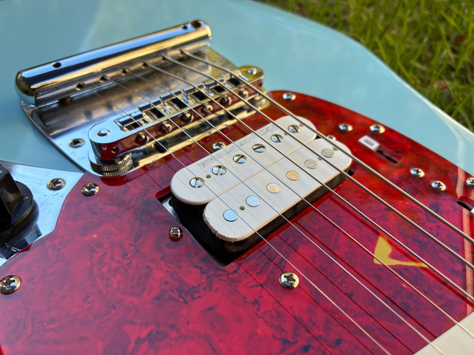 EXCLUSIVE: Kurt Cobain "SkyStang” 1997 Fender Mustang (Contour body ...